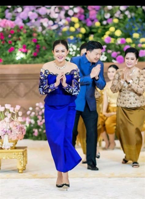 Putheavy Show ពិតជាស្រស់ស្អាតណាស់លោកជំទាវ តារាចម្រៀង សល្បៈ កមសាន្ត ពត៌មានថ្មីៗ សងគម