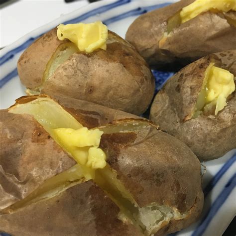 無言でむさぼり食うベイクドポテト これたべよっ