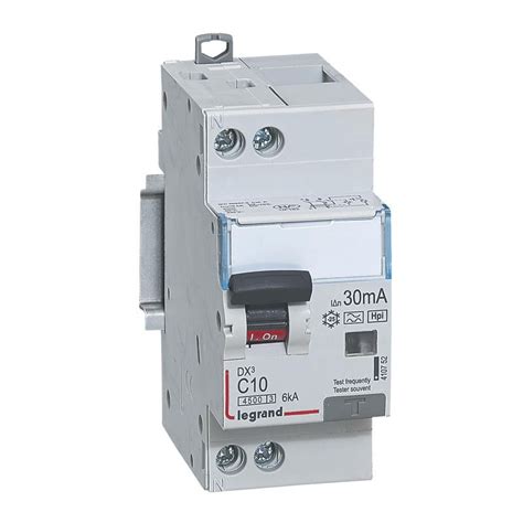 Disjoncteur diff DX³4500 arrivée haute et départ bas à vis U N 230V