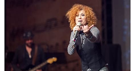 Люси Дяковска готова с хотела от контейнери