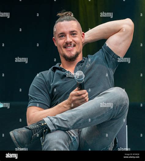 Alexander Dreymon