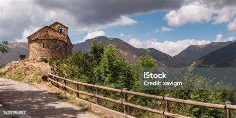 Sant Quirc De Durro Vall De Boi의 로마네스크 양식의 암자 카탈로니아 스페인 유네스코 세계 문화 유산 0