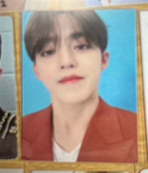 이거 무슨 포카인지 알려주세요 ㅠㅠ 지식in