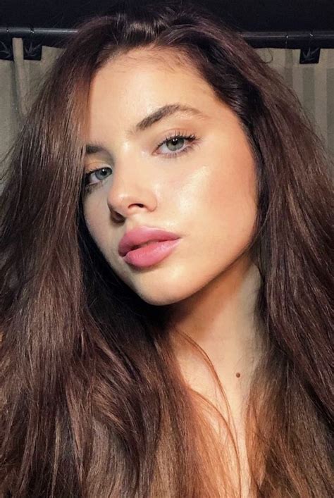 У девочки рабочий ротик Pic