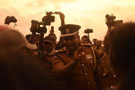 පොලිසිය ඔක් 09දා සාමකාමී සැමරුම කඩාකප්පල් කළ හැටි මානව හිමිකම් කොමිසමේ