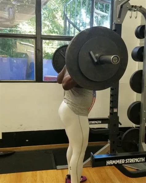 Close Stance Squat Tumbex