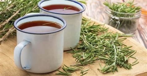 Ето какви НЕВЕРОЯТНИ ПРОМЕНИ настъпват в тялото ако пиете чай от розмарин в продължение на 15