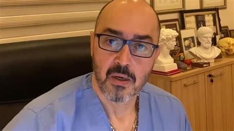 Estetik Cerrah Tahsin Oğuz Acartürk sosyal medya hesabından kadınları