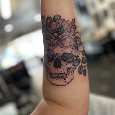 Illustrative Tattoo Ideas With Unique And Artistic Flair
