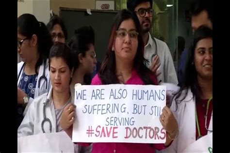 Doctors In Delhi Protest Trainee Doctors Murder Ima Calls 24 Hour