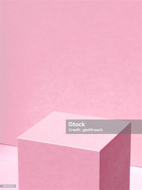 그늘진 핑크 큐브 받침대 제품에 대한 장소를 표시하는 3d 컴퓨터 그래픽 템플릿 0명에 대한 스톡 사진 및 기타 이미지 0명