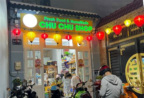 Pcfood 寿司蒸饭技巧： 米与水的比例为1：1（这个也可依个人喜好来调整），蒸好的米饭不要马上开锅，让饭焖个10 15分钟，这样