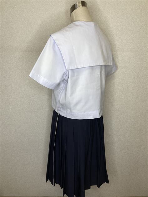 制服市場 愛知県 名古屋市 菊里高校 夏制服上下セット セーラー服 やや大きいサイズ 指定黒紐ネクタイ
