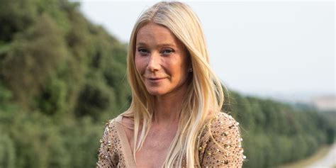 Gwyneth Paltrow Goes Makeup Free And Cooks In Midriff Baring Pjs