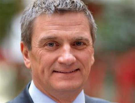 Agences immobilières Bernard Cadeau réélu président d Orpi