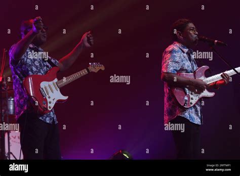 Les Titres De Jean Claude Gaspard Retrouvent La Scene Hi Res Stock