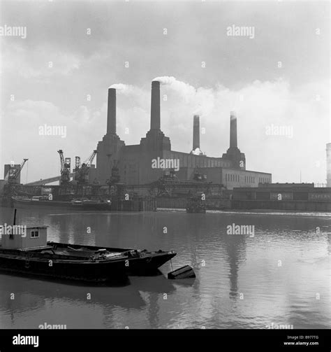 Industrie schornstein rauch uk Schwarzweiß Stockfotos und bilder Alamy