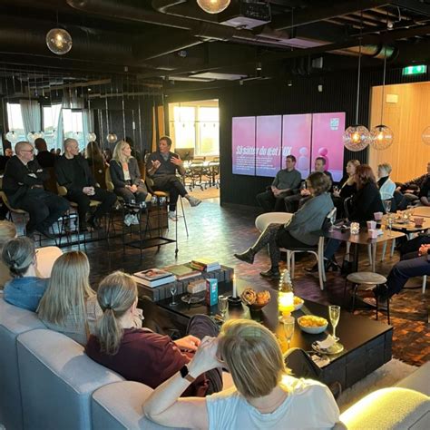 Aiinmarketing Marketingtransformation Paneldiscussion Filip Romeling