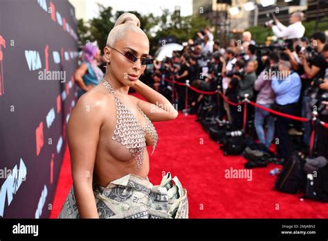 Eds Note Nudity Veronica Vega Arrives At The Mtv Video Music Awards At The Prudential Center
