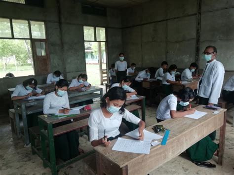 မာန်အောင်မြို့နယ်စီမံအုပ်ချုပ်ရေးအဖွဲ့က မြို့နယ်အဆင့် လူရည်ချွန်ရွေးချယ်ရေး စာမေးပွဲဒုတိယနေ့ဖ