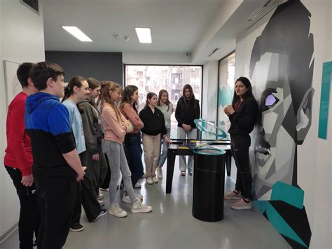 Путевима Николе Тесле и Алберта Ајнштајна OШ Mирослав Антић Београд