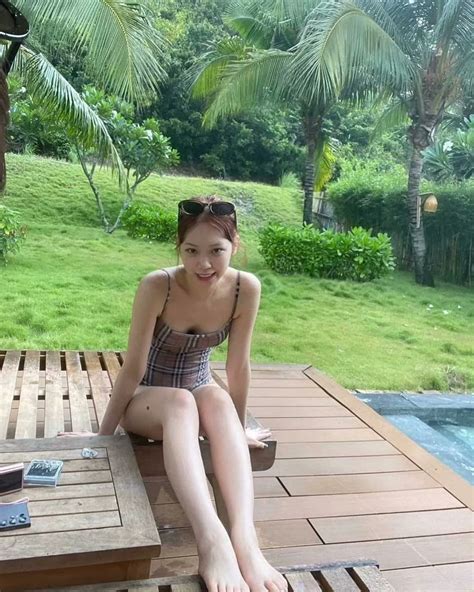 Kim Chae Wons Feet