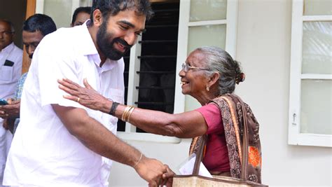 ഇവൻ ‘ജനപ്രിയൻ യുവനായകനായി ചാ ണ്ടി ഉ മ്മ ന്‍ Rashtradeepika