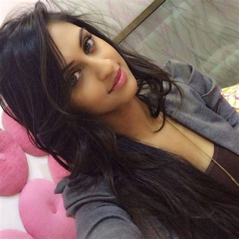 Krystle Dsouza Rare Photos Veethi