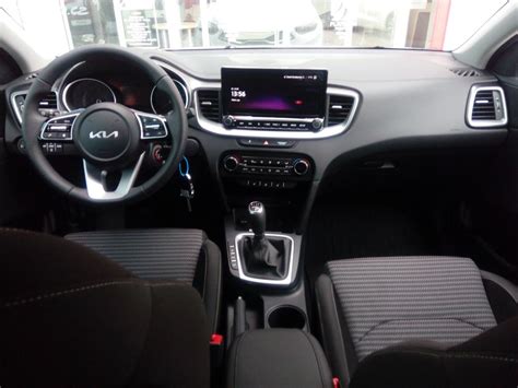 Kia Cee´d Sw 1 5 T Gdi Top 17 Alu My24 Sauto Cz