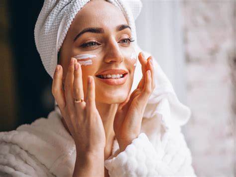 Are You Applying Your Sunscreen The Right Way Heres How To Use It