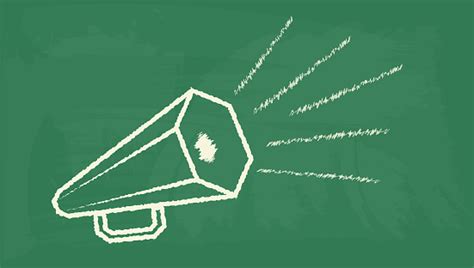 녹색 칠판 배경에 메가폰의 벡터 일러스트레이션 학교로 돌아갈 수있는 복고풍 라우드 스피커가있는 배너 휴대용 마이크에 대한 스톡