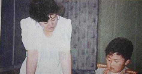 고용희 담긴 기록물 없애라김정은 생모 지우기 나선 北