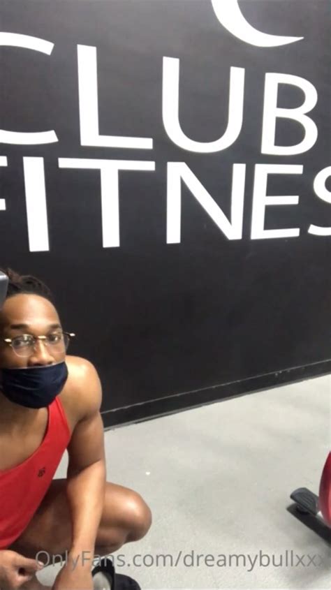 Dreamy Bull Gym Jerk Off