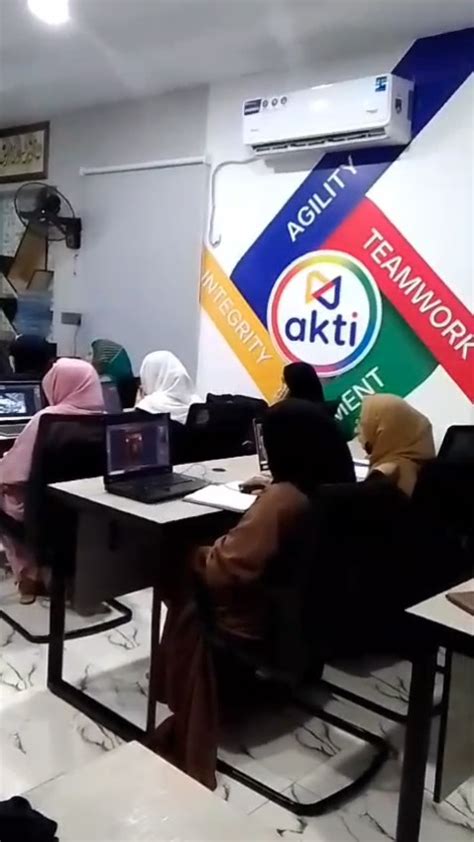 arfa karim technology incubator social media marketing grow brands