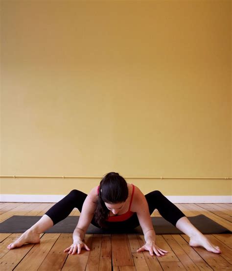 An Easy Way To Ease Tight Hips Exercise Yoga Poses For Back