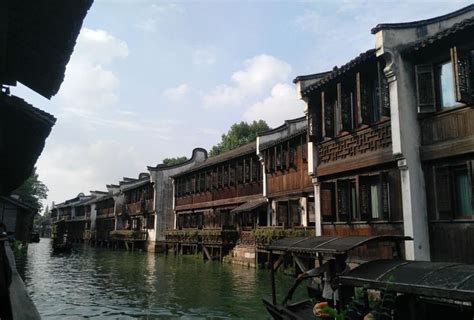 水乡船韵的乌镇坐一回摇橹船当一回水乡人