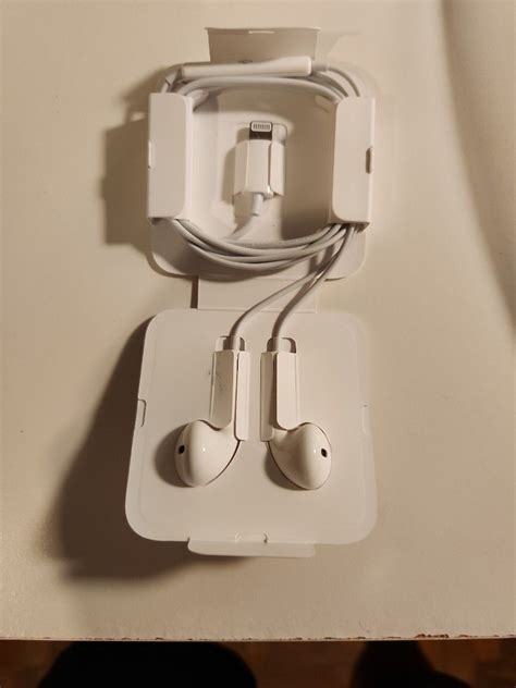 Original Apple Wired Earbuds Lightning Audio Earphones On Carousell