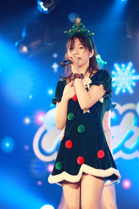 ワードルフ On Twitter ツリー木の衣装でパフォーマンスするマジカル・パンチラインの山本花奈 高校2年生：16歳 1