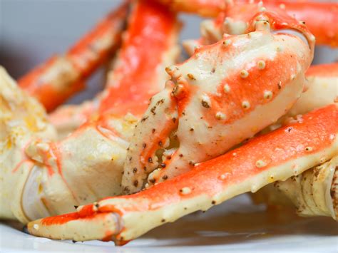 Beer Steamed Crab Legs