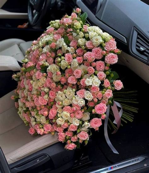 Пин от пользователя 𝒵 на доске petals | Спрей-розы, Цветочные букеты ...