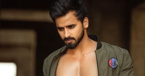 Desi Mard Desi Stylish Hunk