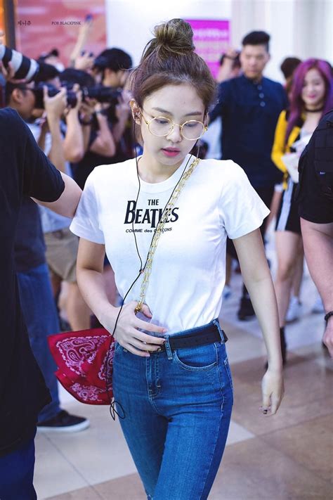 I Cant Get Over Jennie With Glasses Blackpink