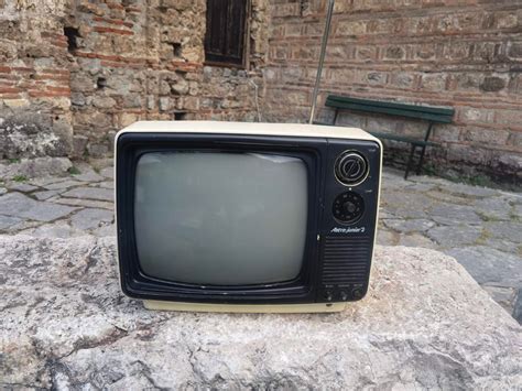 Turn Your Old School Crt Into A Media Player Hackaday 54 Off