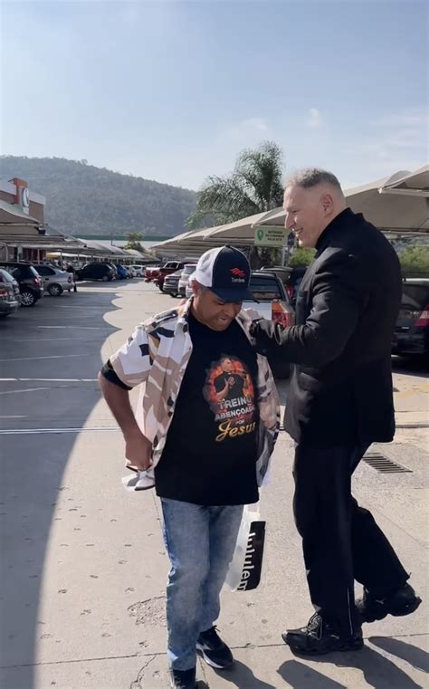 Padre Marcelo Rossi Impressiona Internautas Por Shape Em Novo Vídeo