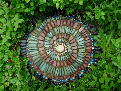 How To Make Diy Garden Stepping Stones • The Garden Glove