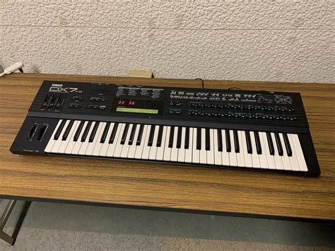 Yahooオークション Yamaha ヤマハ Dx7 Ii D シンセサイザー 純正ケ