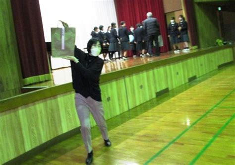 校内年賀はがき抽選会が行われました 長崎精道小学校 長崎精道中学校
