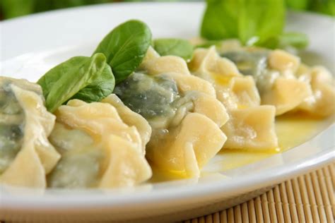 Pierogi Ze Szpinakiem I Serem Feta KobietaMag Pl