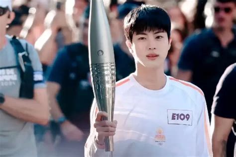 Jin BTS Tertawa Saat Akan Bawakan Obor Olimpiade Paris Ternyata Ini