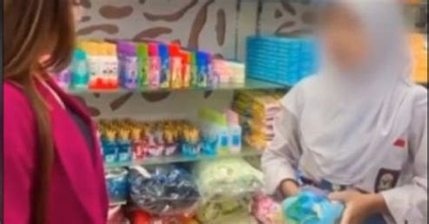 Potret Luluk Nuril Seleb Tiktok Yang Viral Usai Bentak Siswi Magang